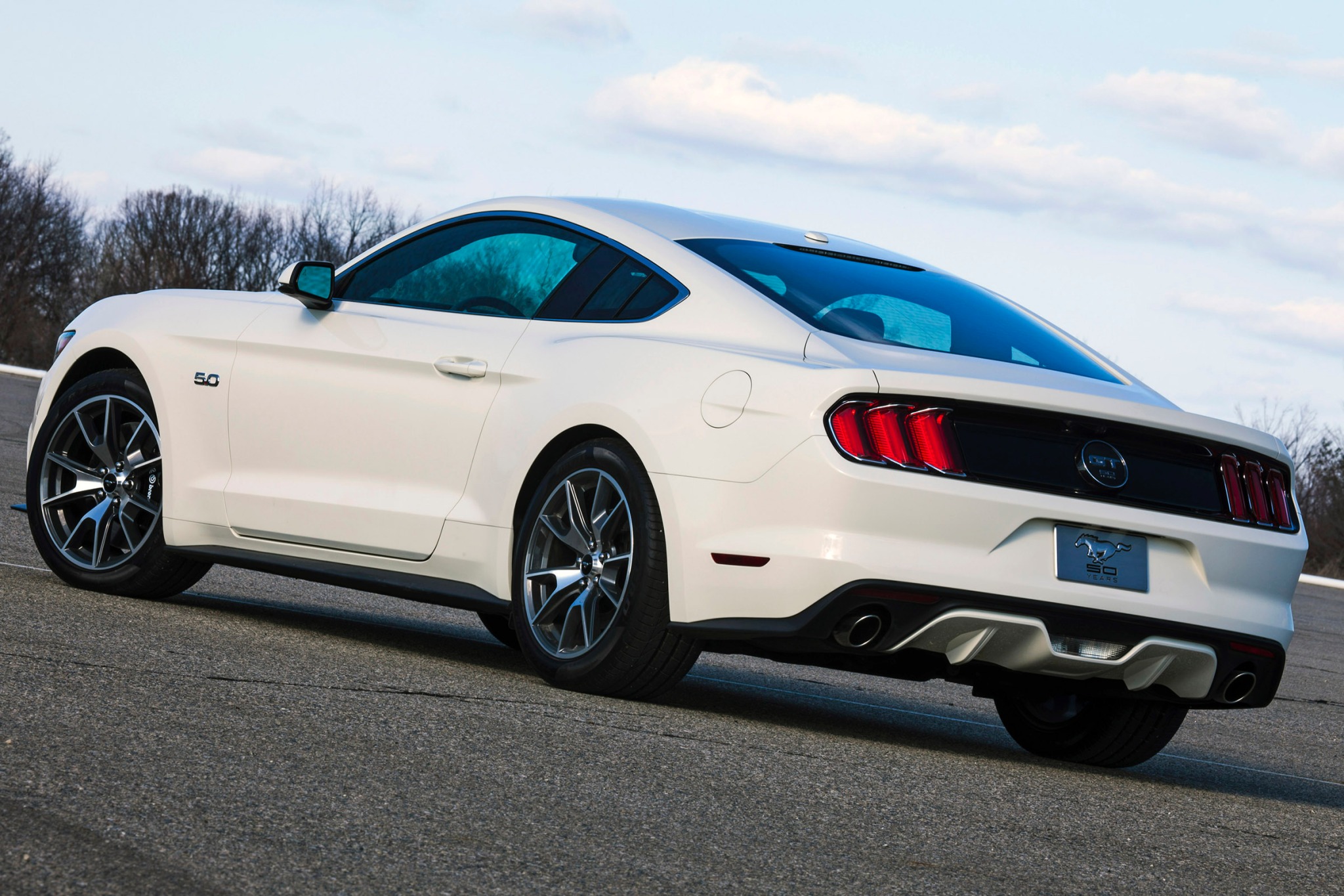 2015 Ford Mustang VINs, Configurations, MSRP & Specs - AutoDetective