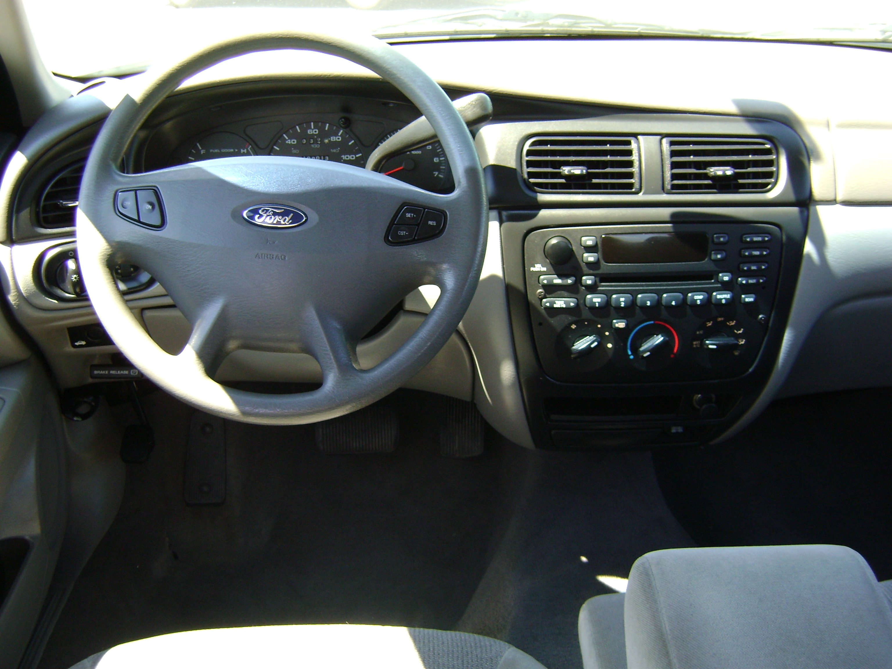 2002 Ford Taurus VINs, Configurations, MSRP & Specs - AutoDetective