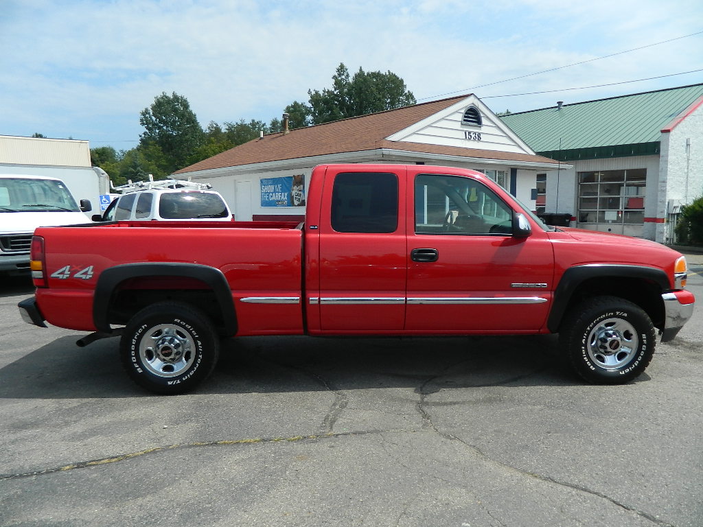 2000 GMC Sierra 2500 VINs, Configurations, MSRP & Specs - AutoDetective