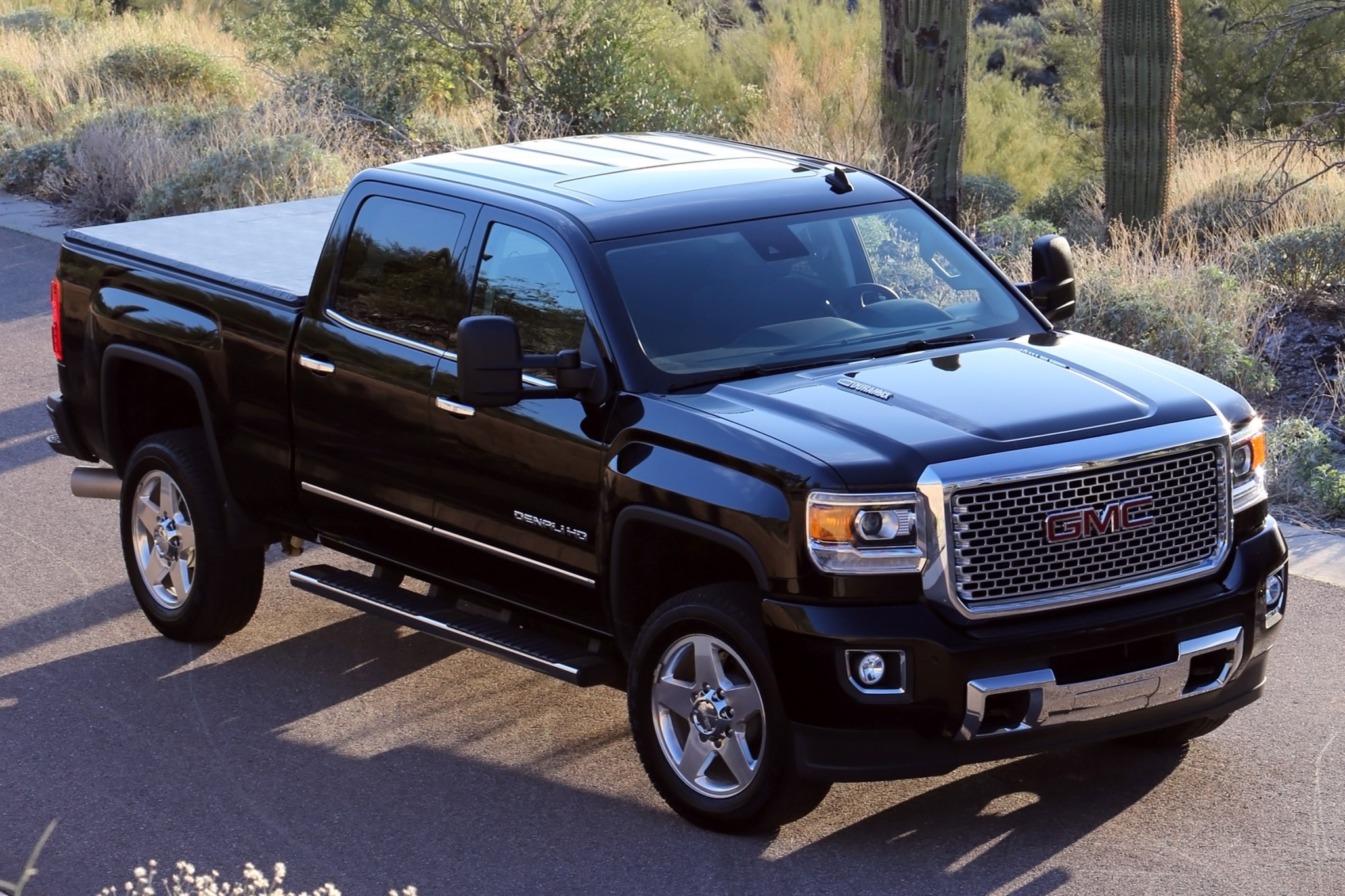 2015 GMC Sierra 2500HD VINs, Configurations, MSRP & Specs - AutoDetective
