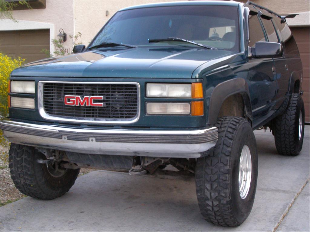 1996 GMC Suburban VINs, Configurations, MSRP & Specs - AutoDetective