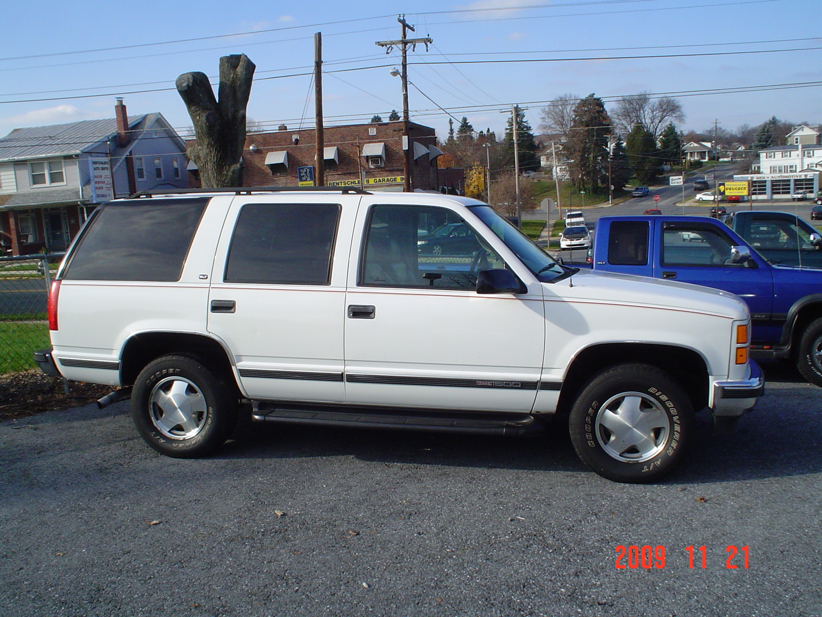 1998 GMC Yukon VINs, Configurations, MSRP & Specs - AutoDetective