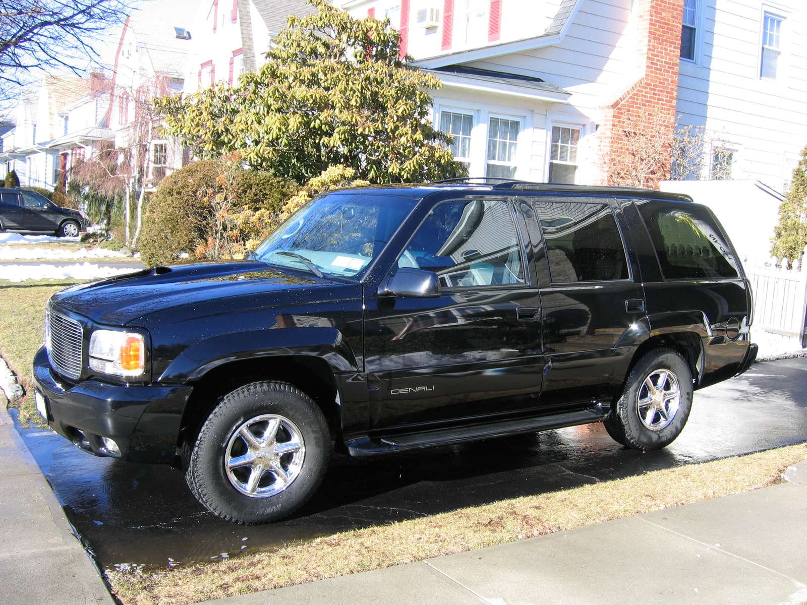 2000 GMC Yukon VINs, Configurations, MSRP & Specs - AutoDetective