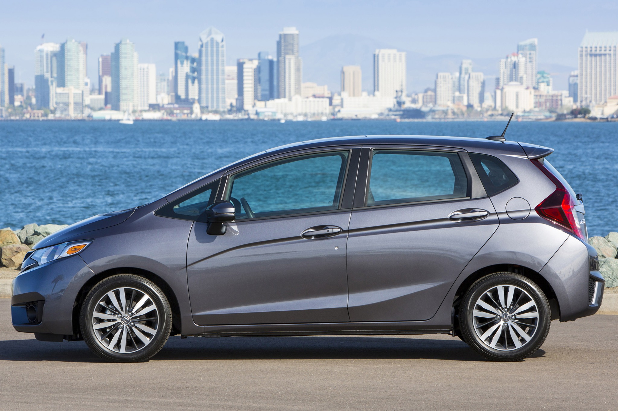 2016 Honda Fit VINs, Configurations, MSRP & Specs - AutoDetective
