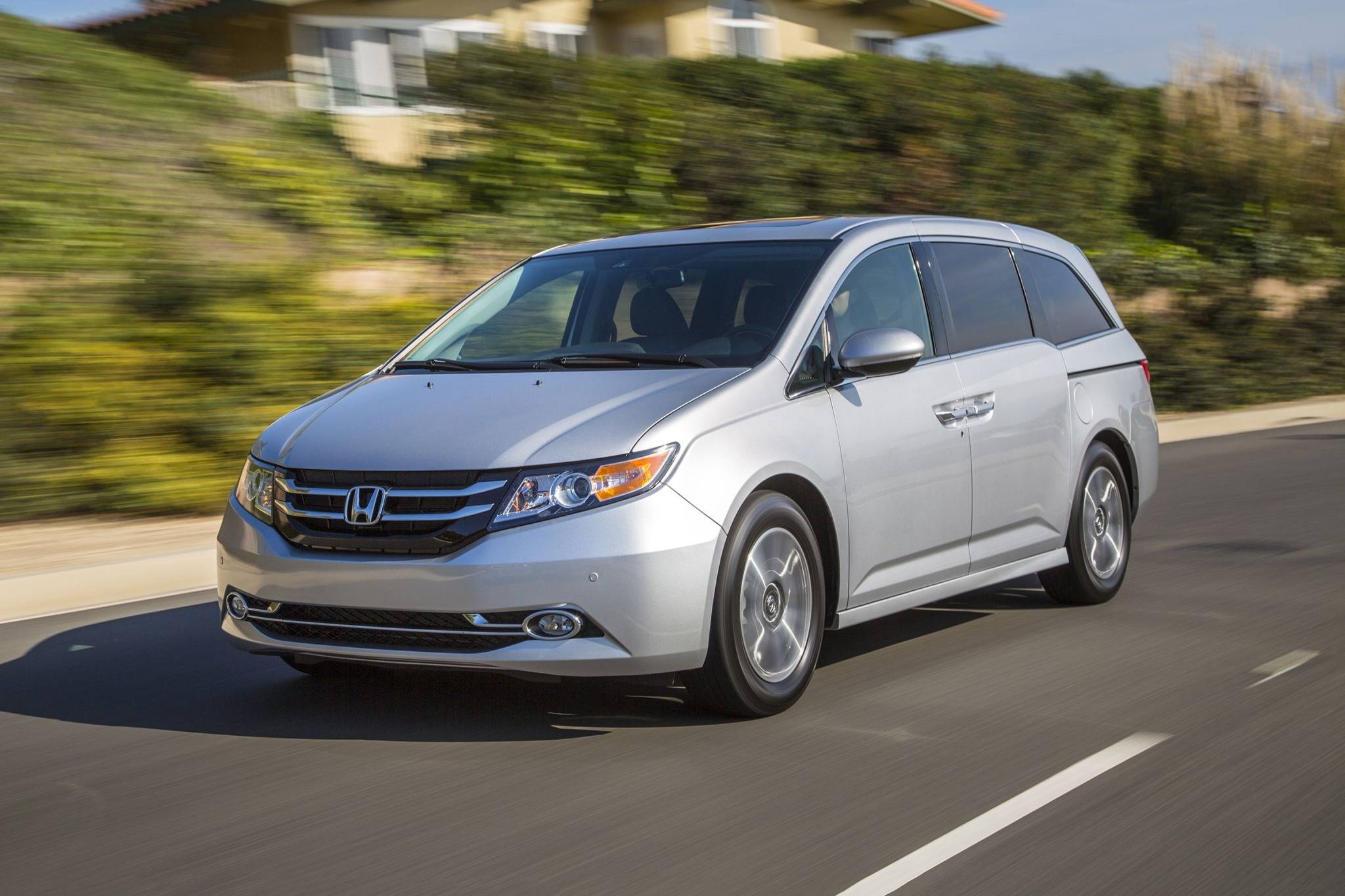 2017 Honda Odyssey VINs, Configurations, MSRP & Specs - AutoDetective