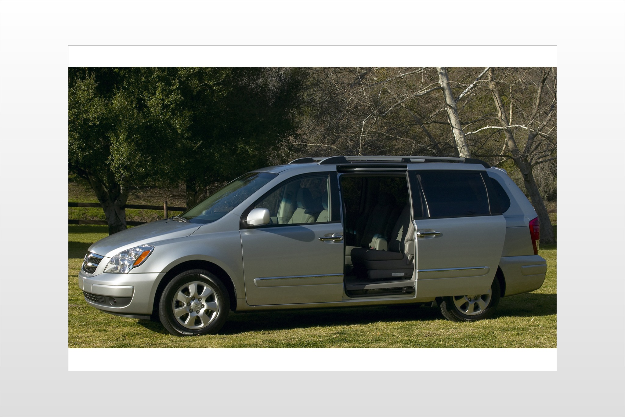 2007 Hyundai Entourage Specs, Prices, VINs & Recalls - AutoDetective