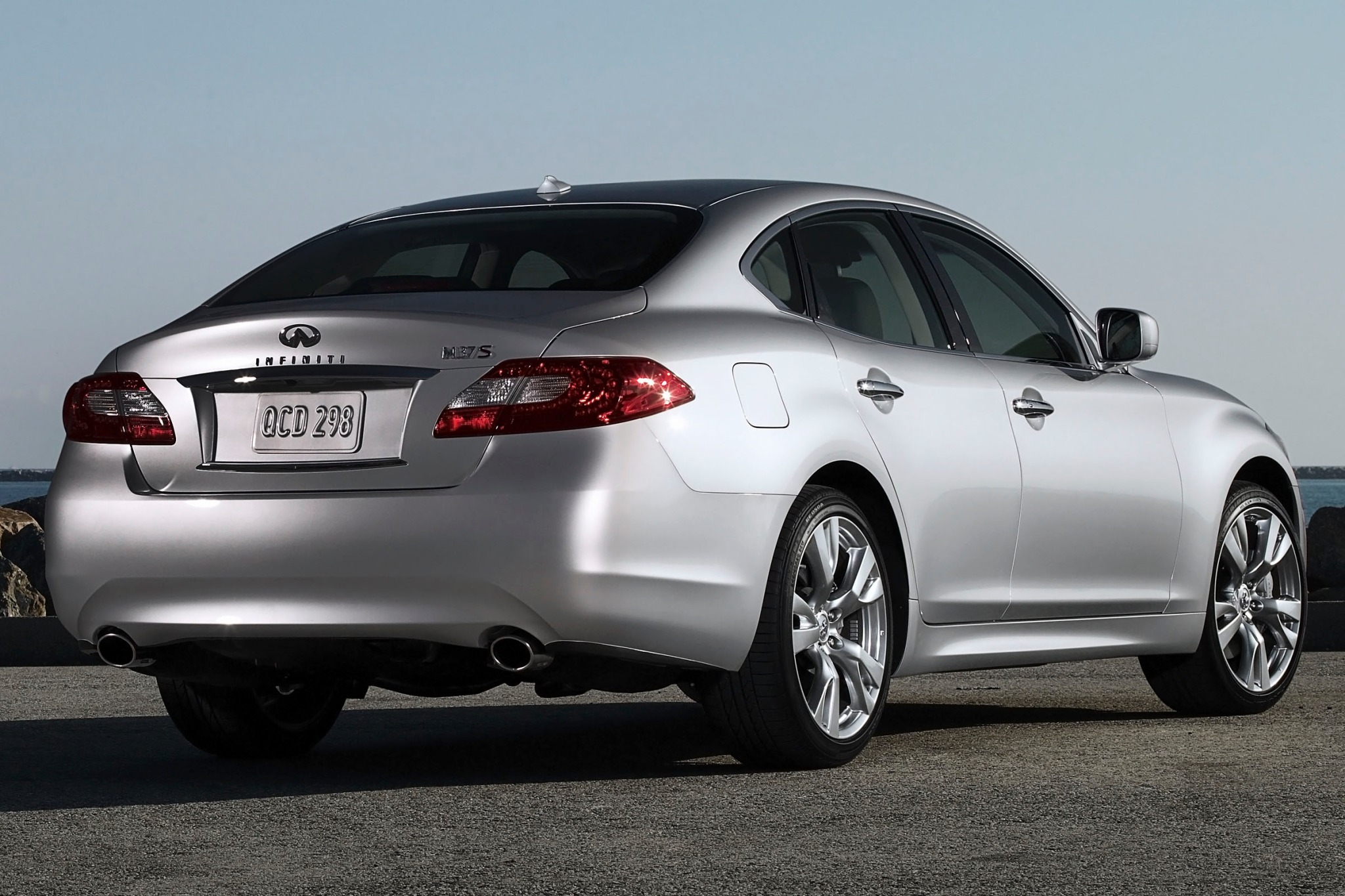 2013 Infiniti M Specs, Prices, VINs & Recalls - AutoDetective
