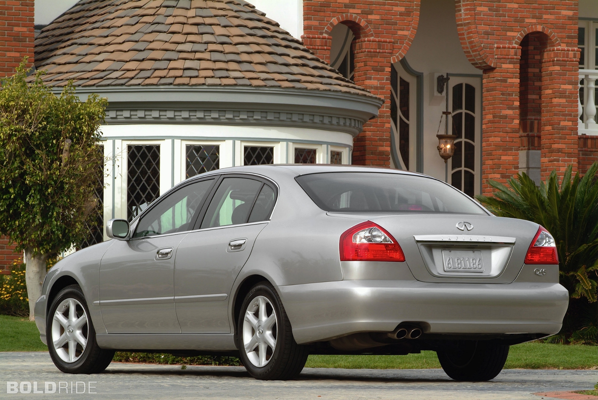 2004 Infiniti Q45 VIN Check, Specs & Recalls - AutoDetective