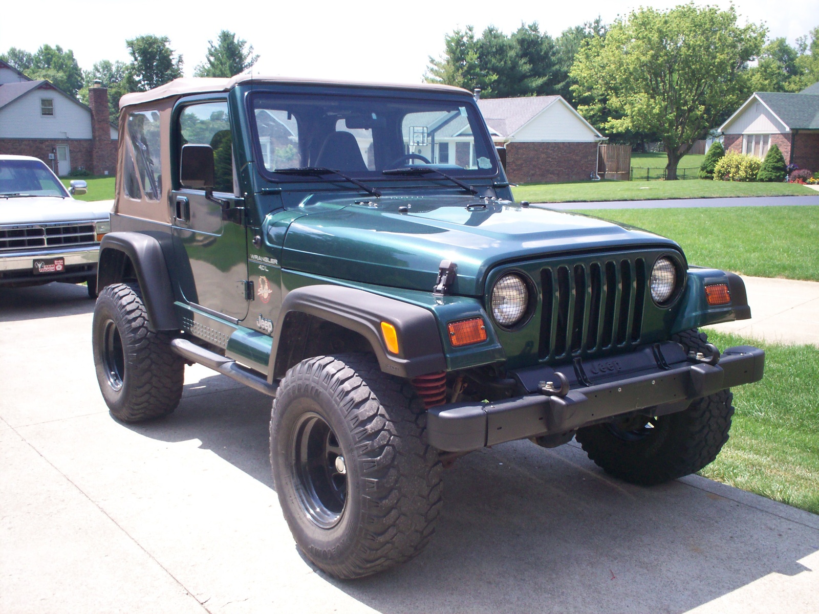 2000 Jeep Wrangler VINs, Configurations, MSRP & Specs - AutoDetective