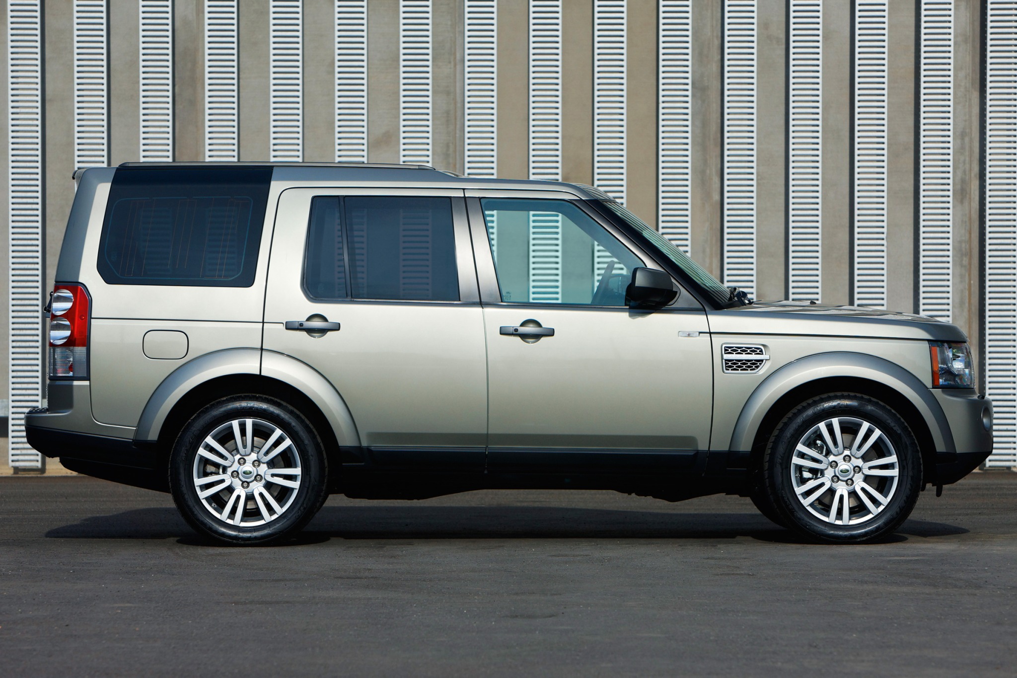 2010 Land Rover LR4 Specs, Prices, VINs & Recalls - AutoDetective