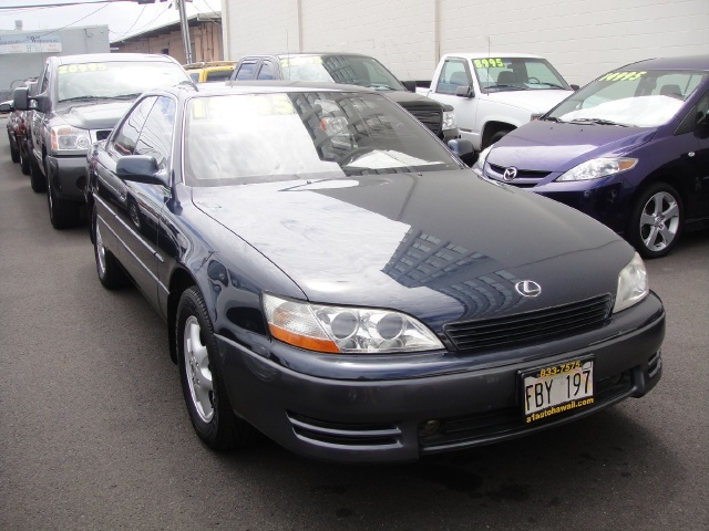 1993 Lexus ES 300 VINs, Configurations, MSRP & Specs - AutoDetective