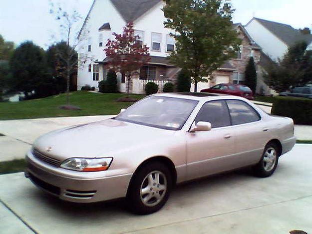 1994 Lexus ES 300 VINs, Configurations, MSRP & Specs - AutoDetective