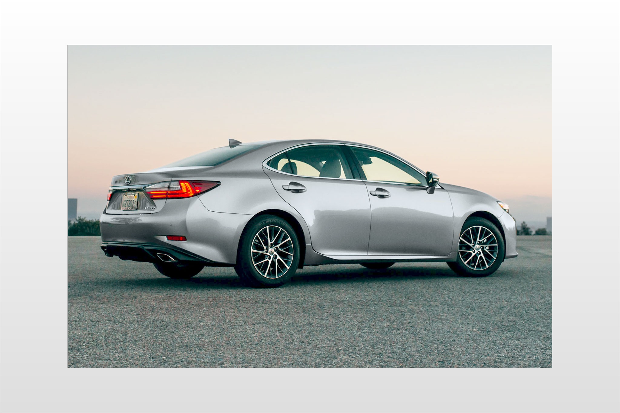 2016 Lexus ES 350 VINs, Configurations, MSRP & Specs - AutoDetective