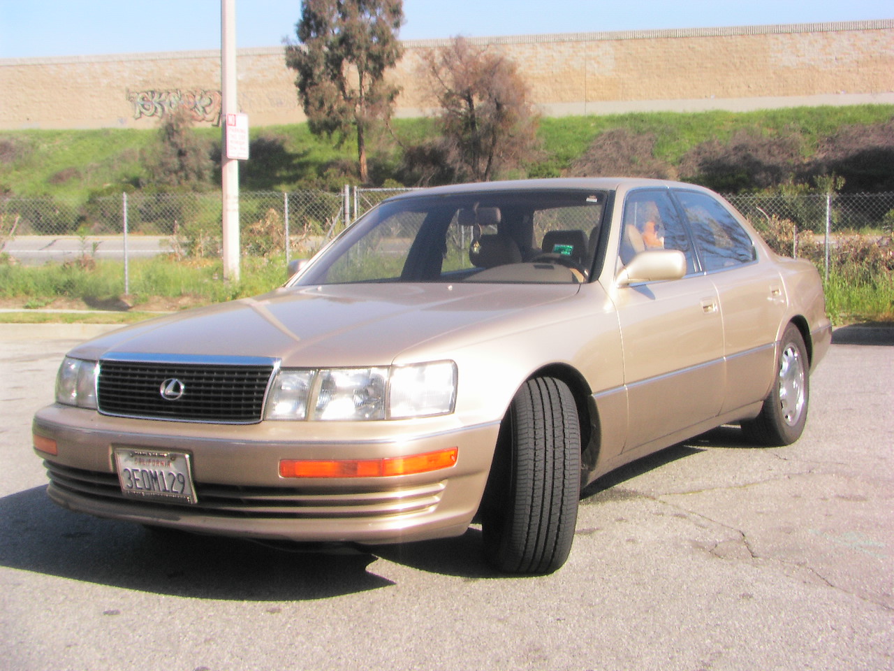 1993 Lexus LS 400 VINs, Configurations, MSRP & Specs - AutoDetective