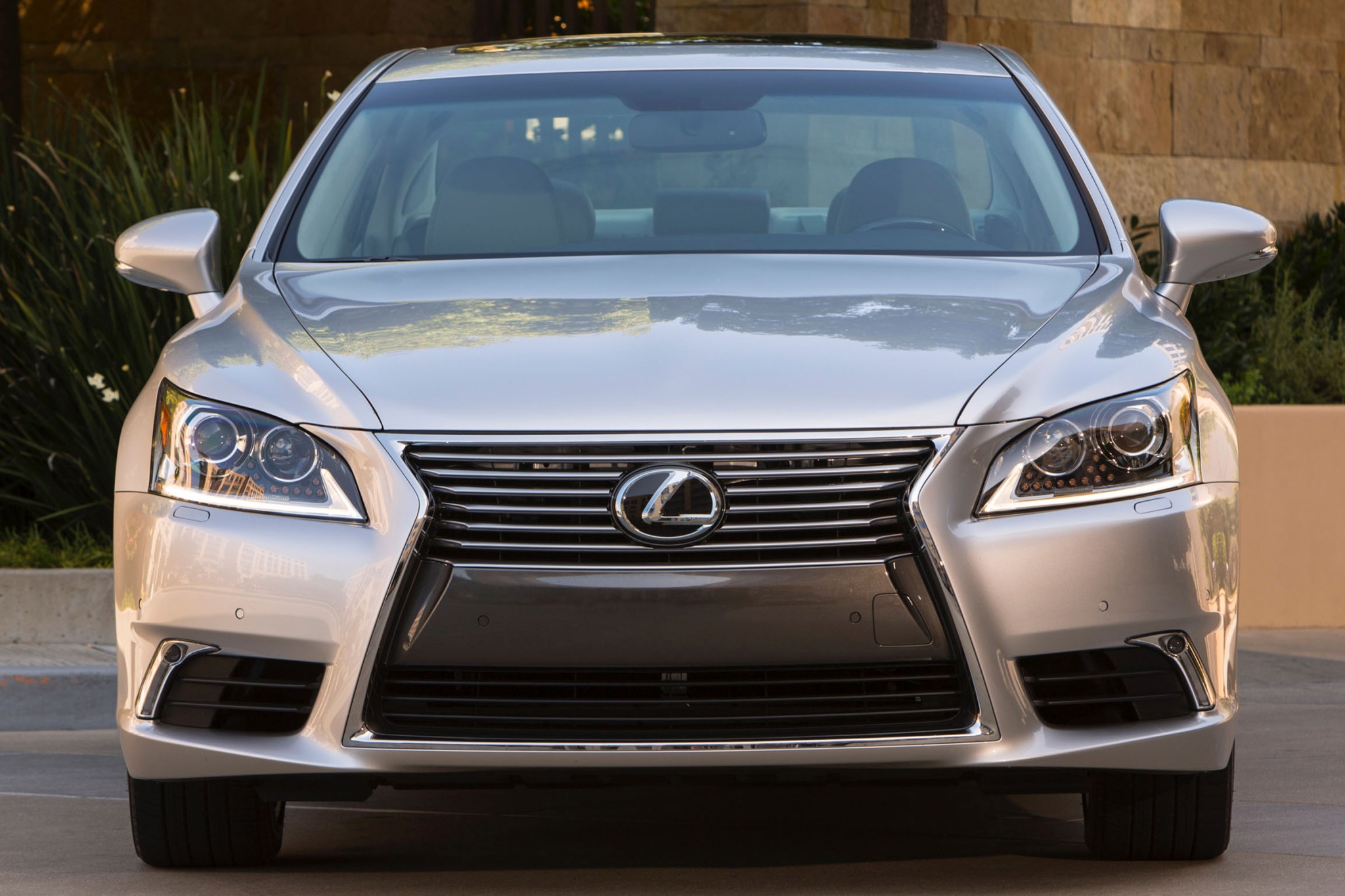 2013 Lexus LS 460 VINs, Configurations, MSRP & Specs - AutoDetective