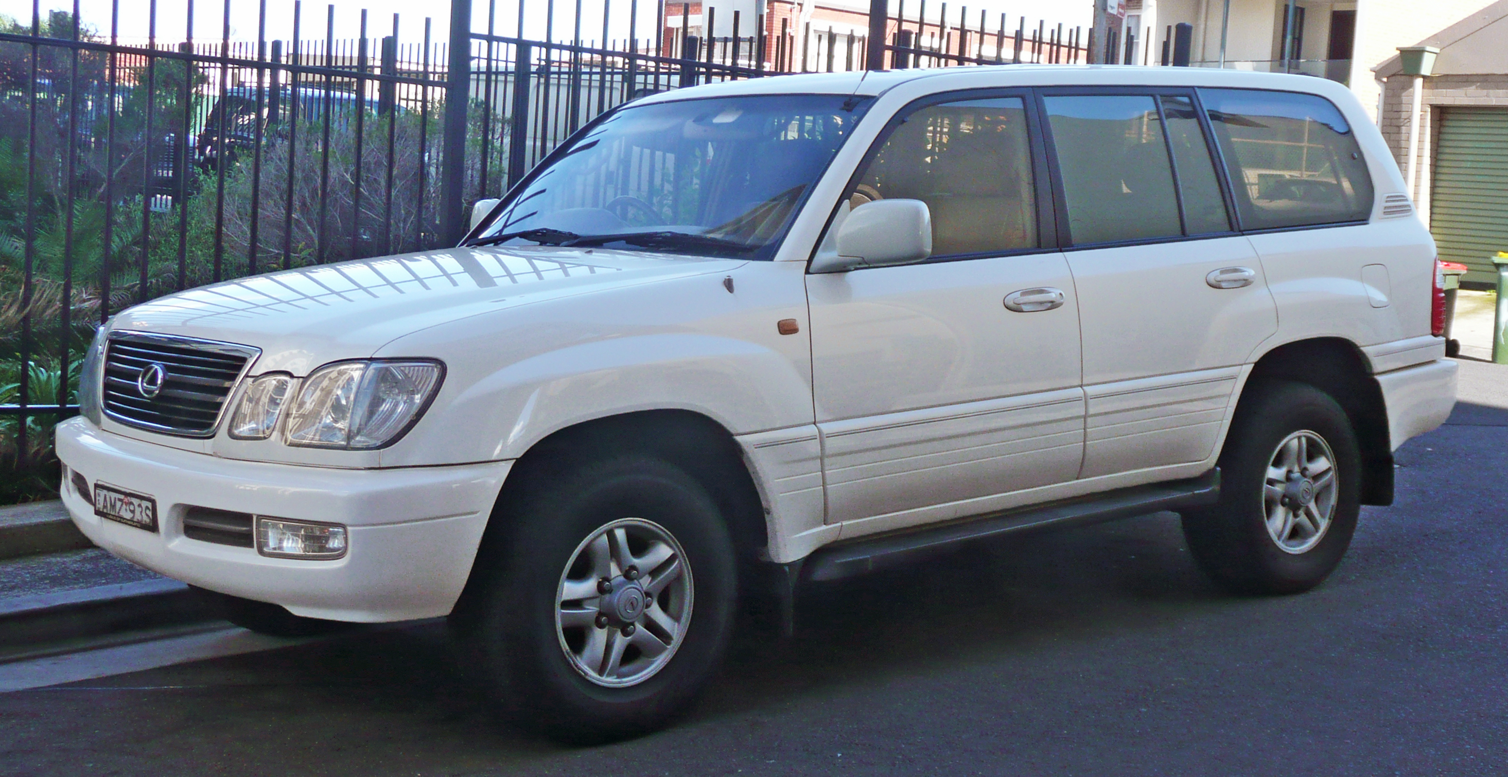 1998 Lexus LX 470 VINs, Configurations, MSRP & Specs - AutoDetective