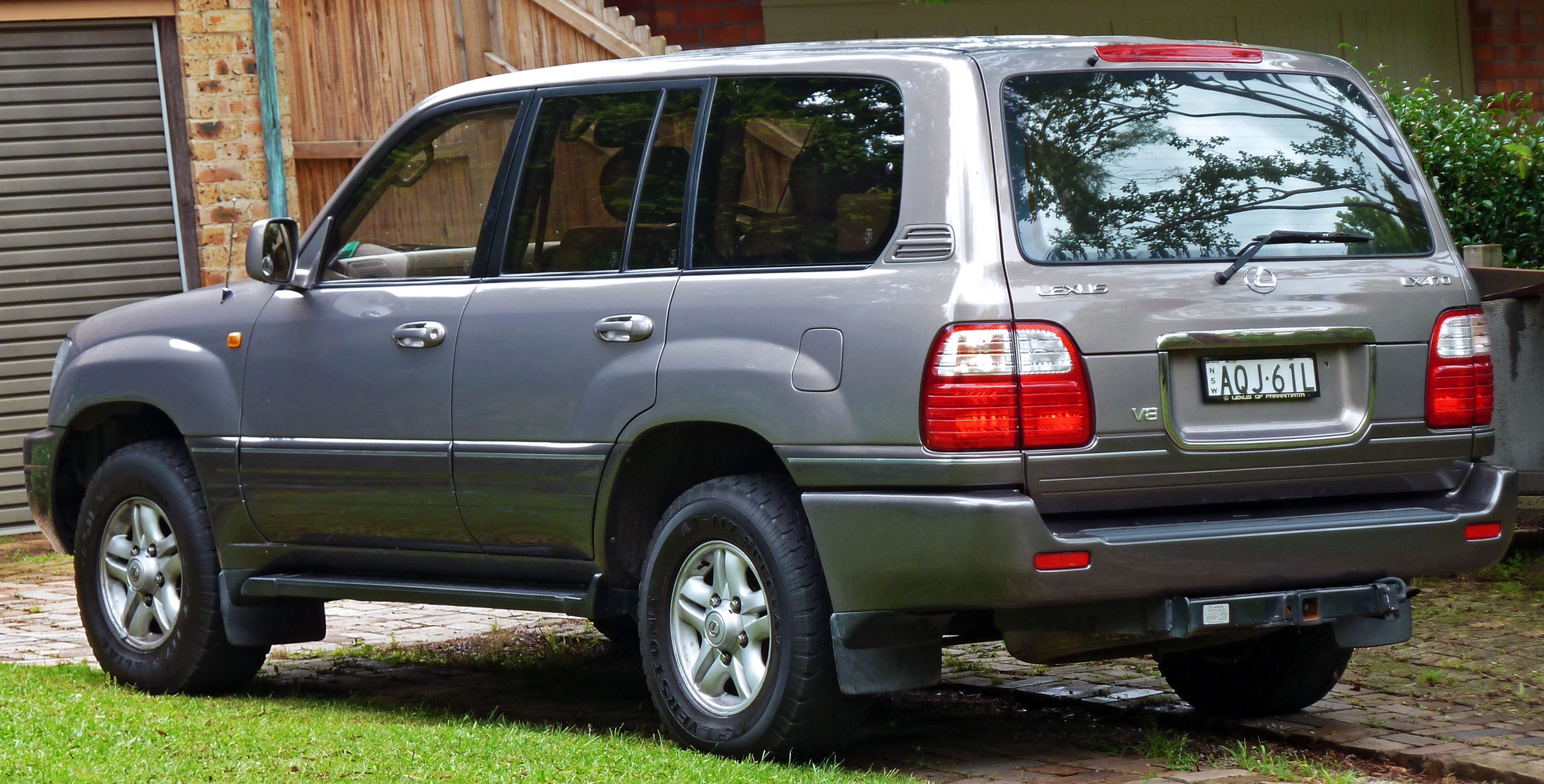 2002 Lexus LX 470 VINs, Configurations, MSRP & Specs - AutoDetective