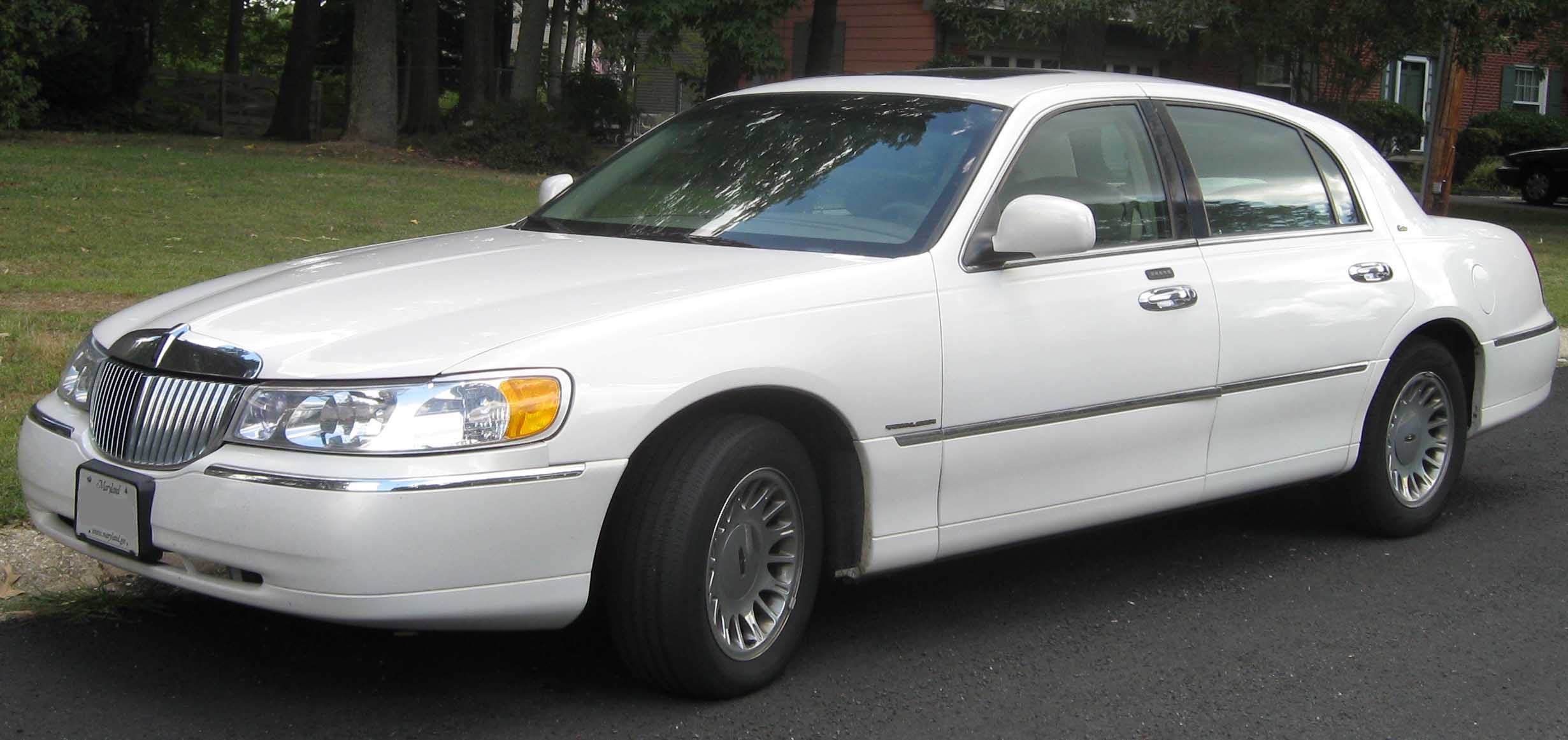 1998 Lincoln Town Car Specs, Prices, VINs & Recalls - AutoDetective