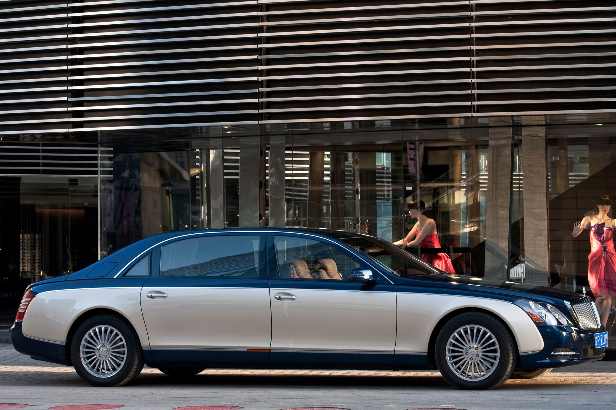 2012 Maybach 62 VIN Check, Specs & Recalls - AutoDetective