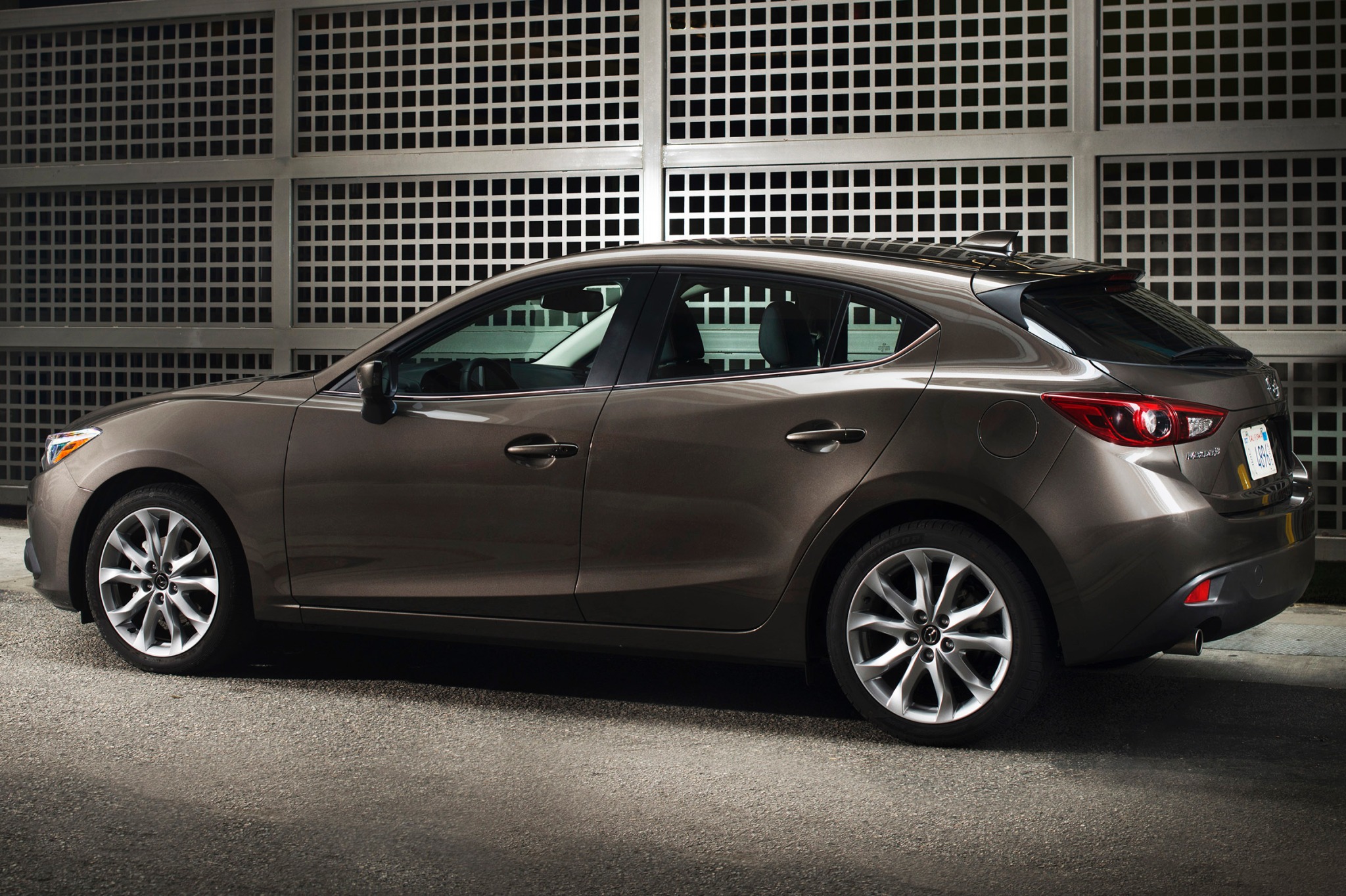 2015 Mazda MAZDA3 VINs, Configurations, MSRP & Specs - AutoDetective