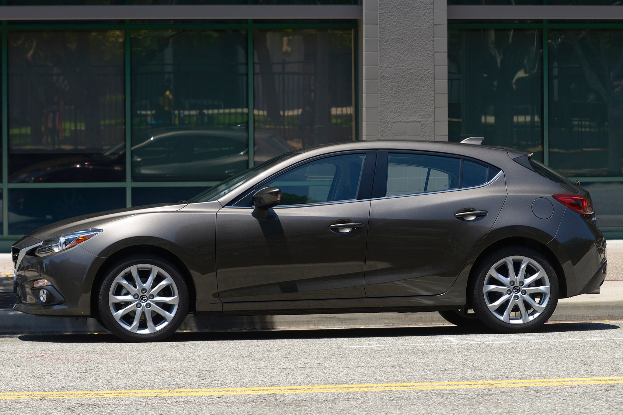 2015 Mazda MAZDA3 VINs, Configurations, MSRP & Specs - AutoDetective