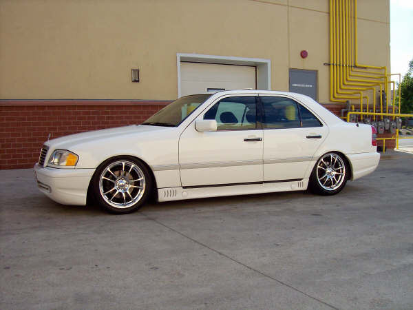 1995 Mercedes-Benz C-Class C220 VIN Lookup - AutoDetective