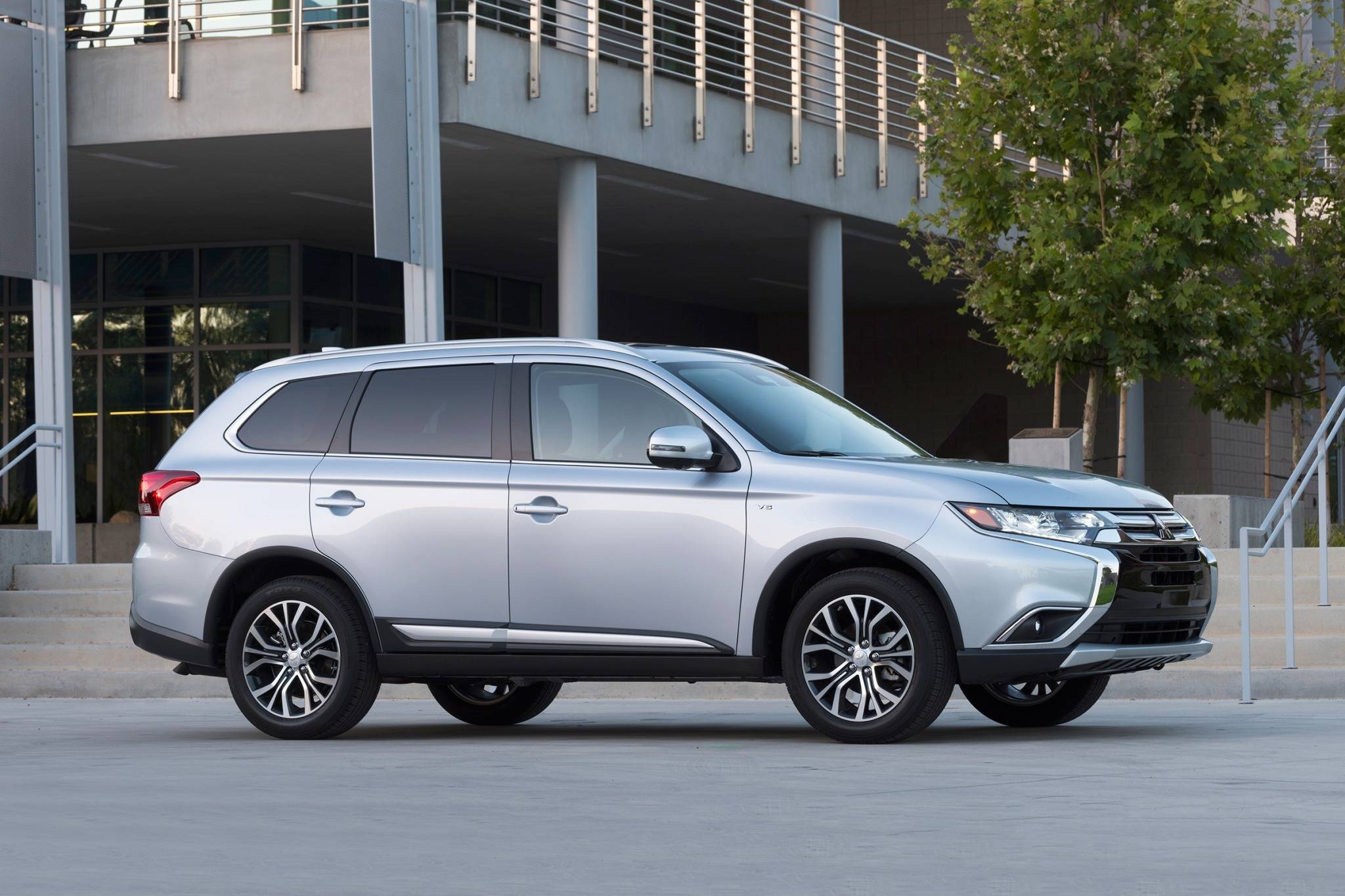 2017 Mitsubishi Outlander Specs, Prices, VINs & Recalls - AutoDetective