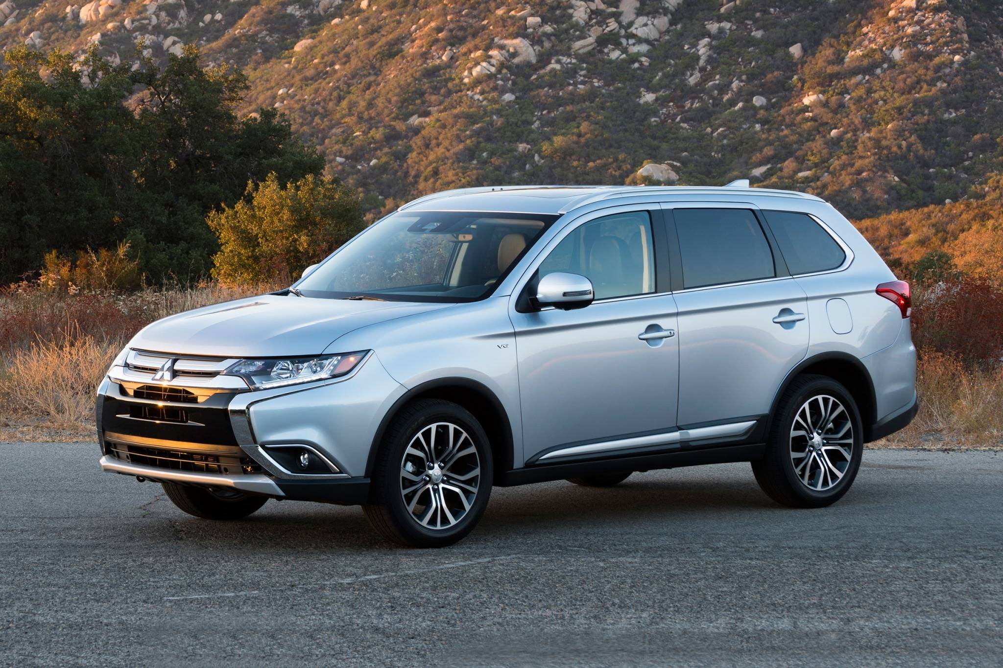 2017 Mitsubishi Outlander Specs, Prices, VINs & Recalls - AutoDetective