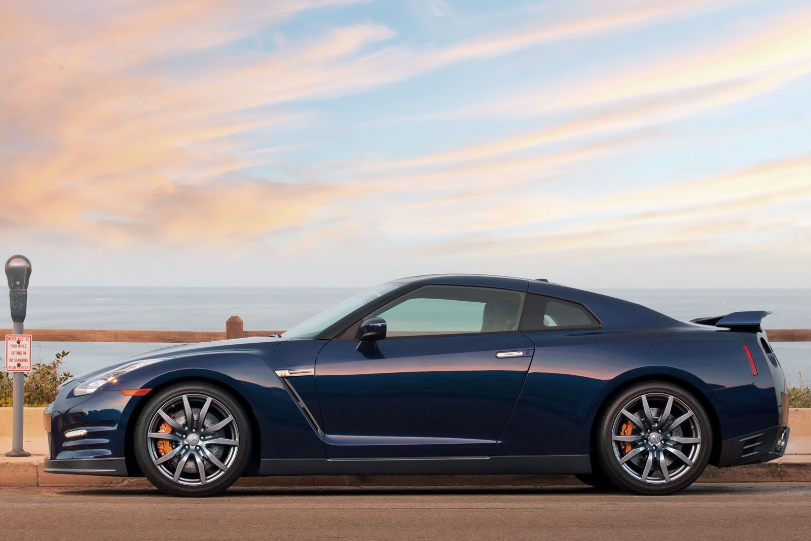 2013 Nissan GT-R Specs, Prices, VINs & Recalls - AutoDetective