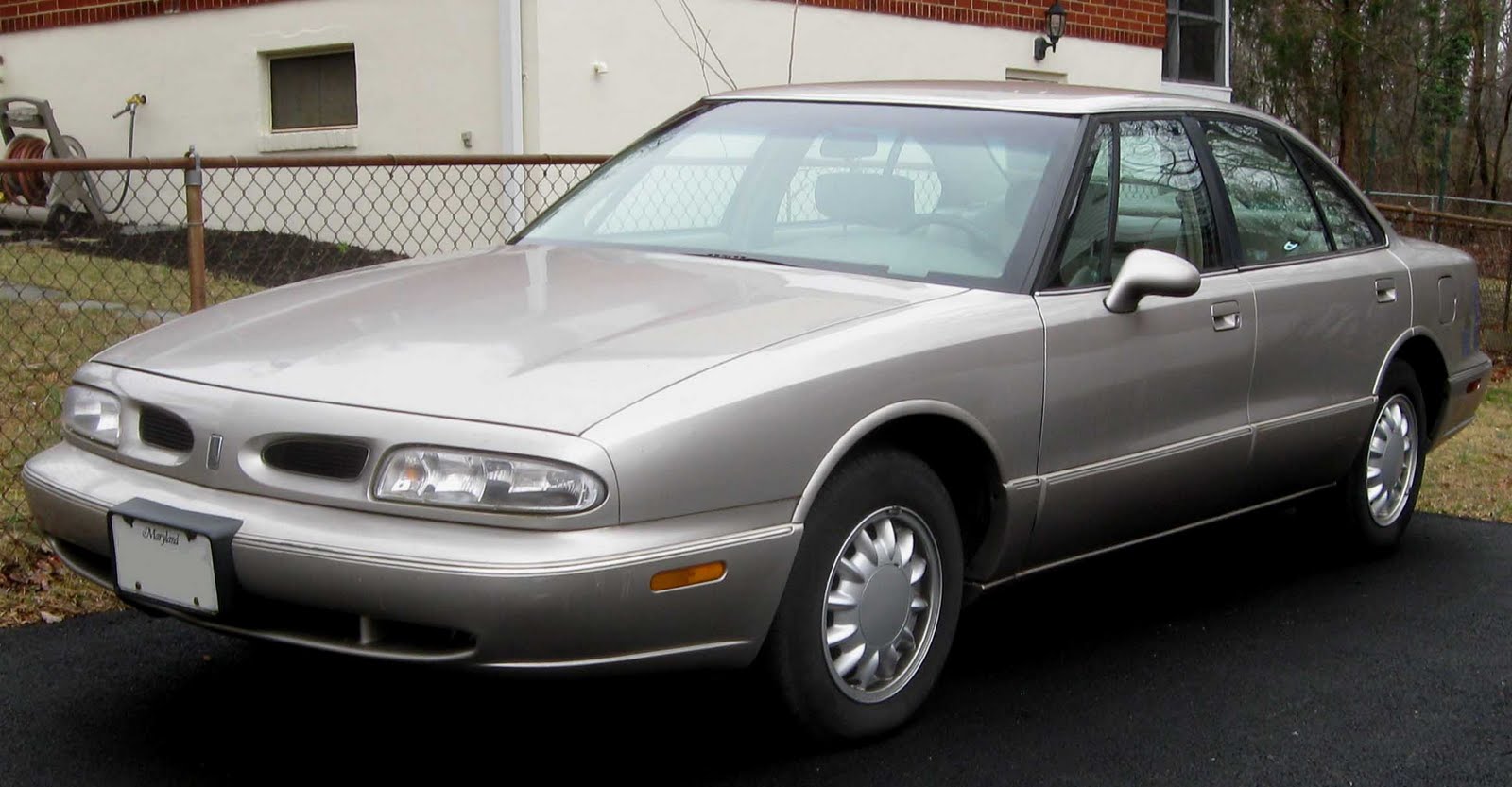 1998 Oldsmobile Eighty Eight Specs, Prices, VINs & Recalls - AutoDetective