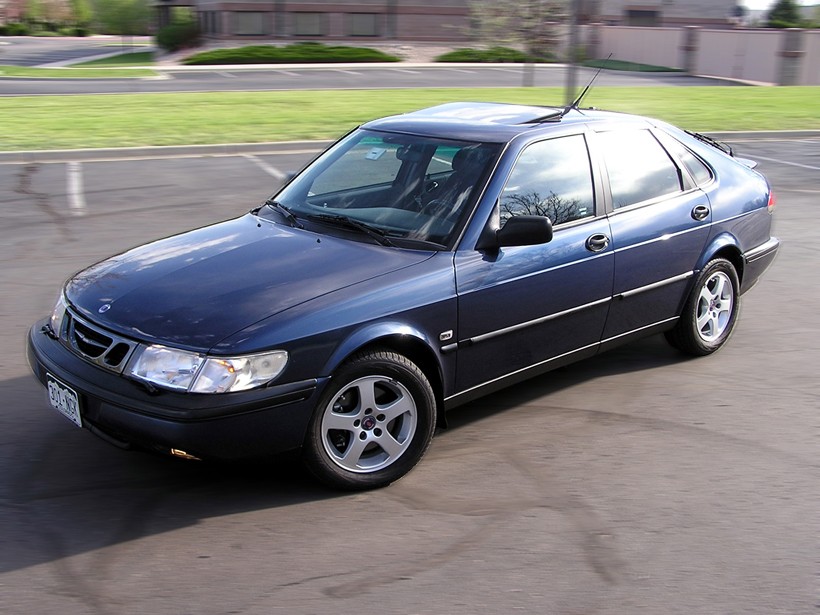 1994 Saab 900 VINs, Configurations, MSRP & Specs - AutoDetective