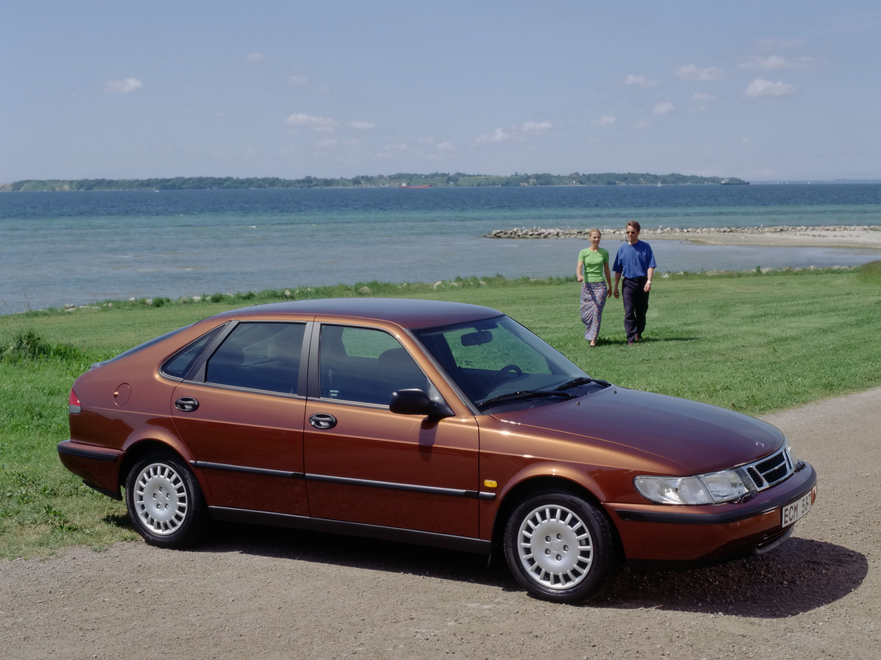 1998 Saab 900 VINs, Configurations, MSRP & Specs - AutoDetective