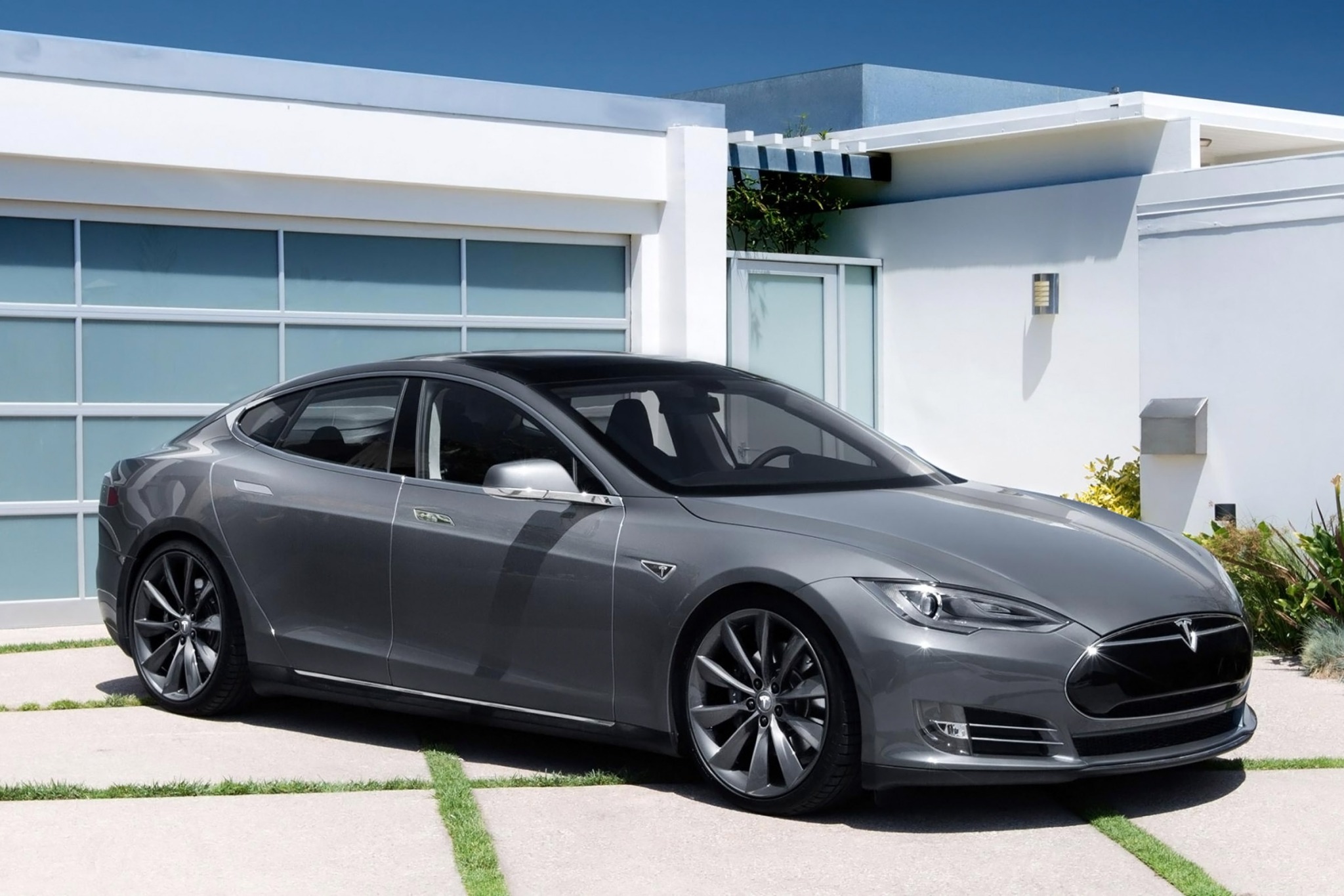 2014 Tesla Model S VINs, Configurations, MSRP & Specs - AutoDetective