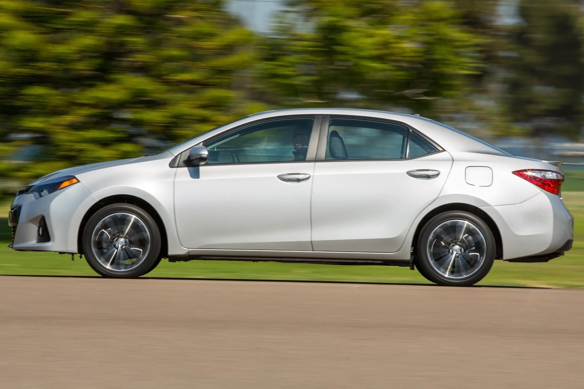 2016 Toyota Corolla L 6-Speed MT VIN Lookup - AutoDetective