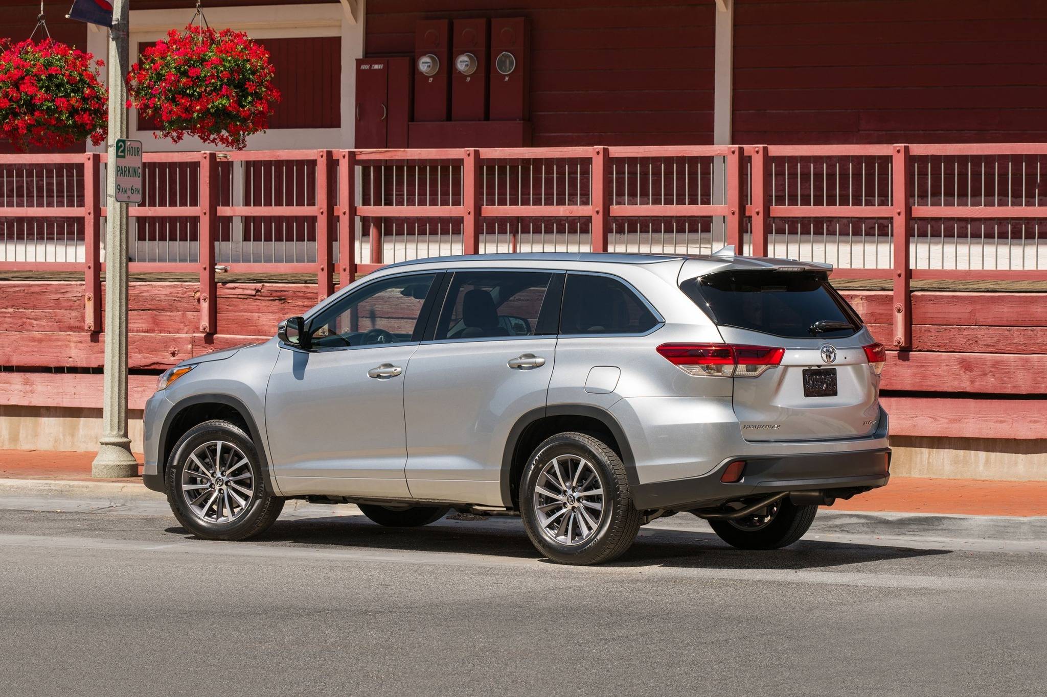 2017 Toyota Highlander Specs, Prices, VINs & Recalls - AutoDetective