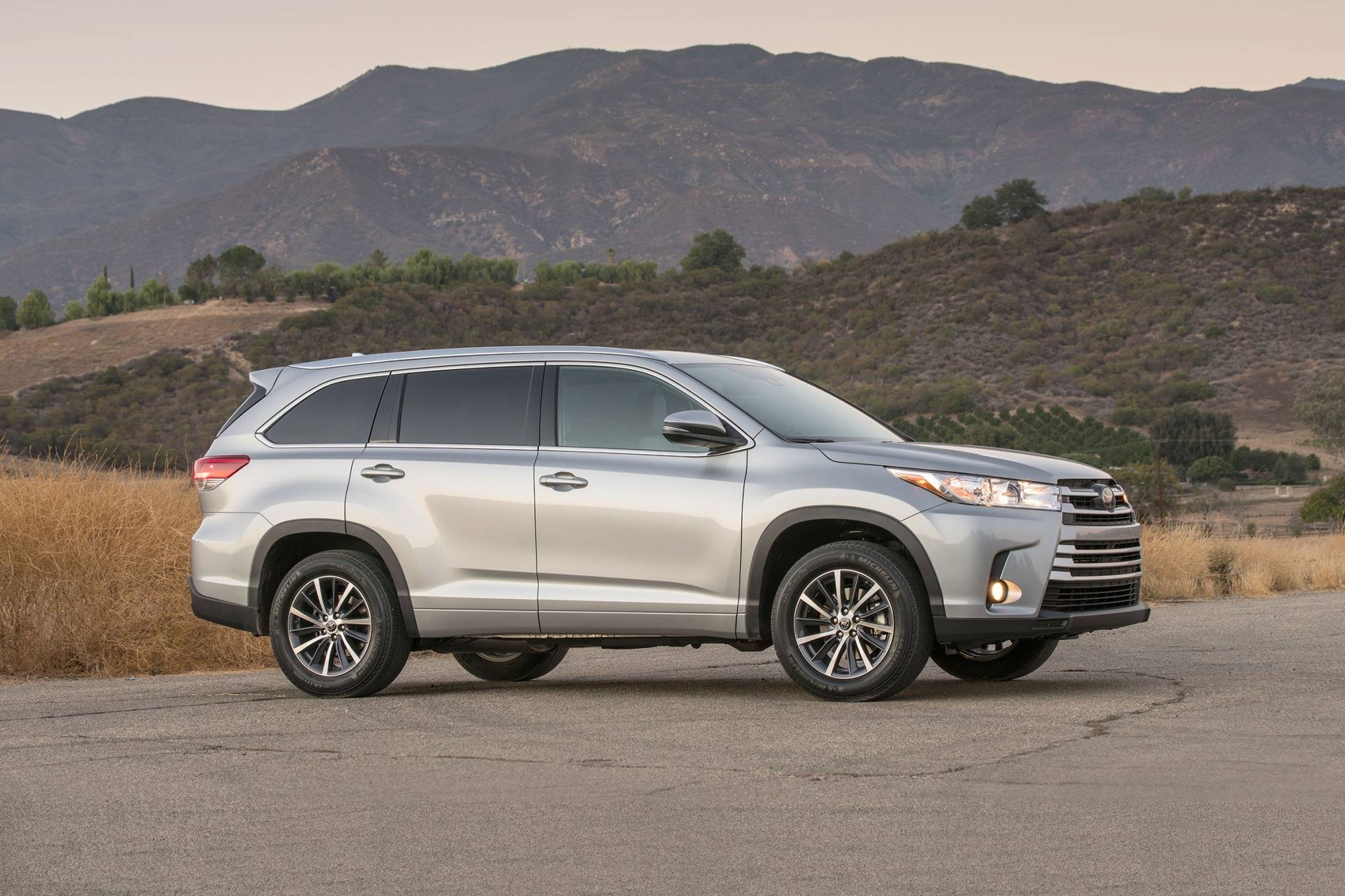 2017 Toyota Highlander Specs, Prices, VINs & Recalls - AutoDetective