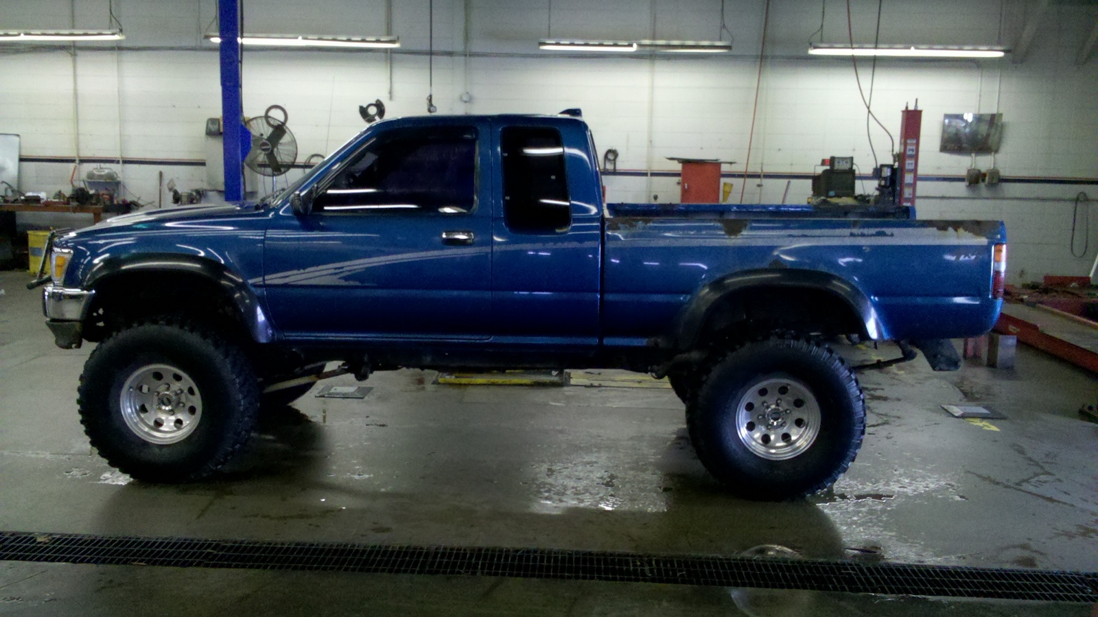 1995 Toyota Pickup Reg. Cab 2WD VIN Lookup - AutoDetective