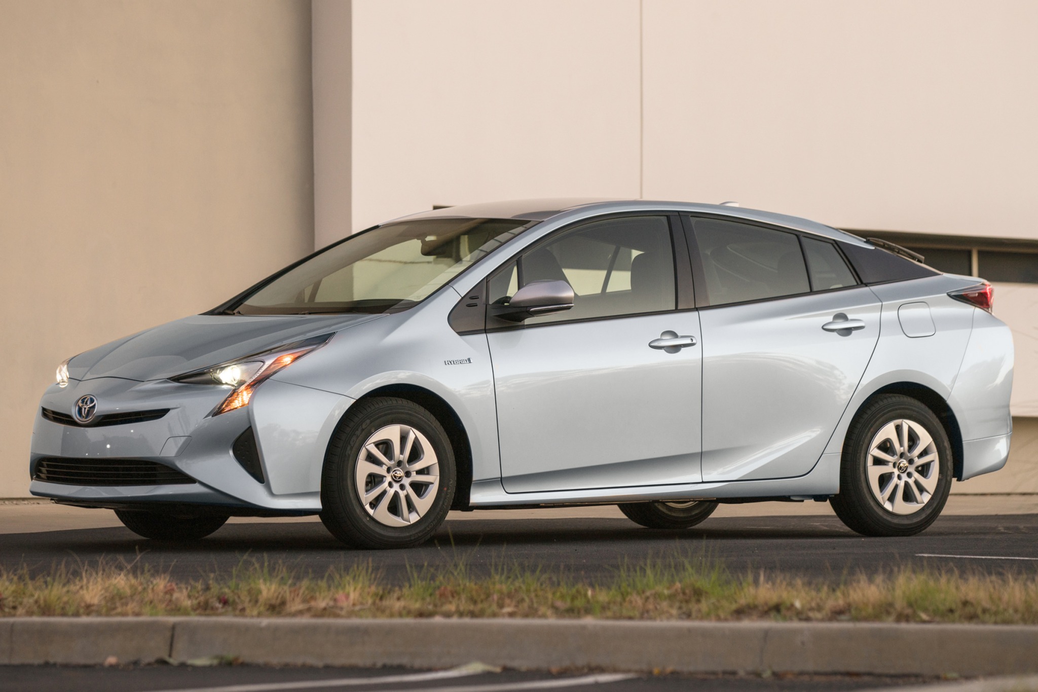 2016 Toyota Prius Specs, Prices, VINs & Recalls - AutoDetective