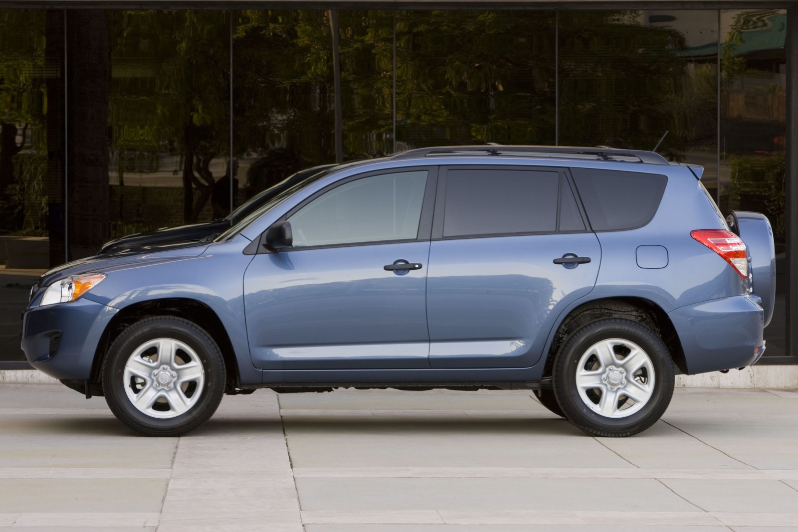 2012 Toyota RAV4 Specs, Prices, VINs & Recalls - AutoDetective