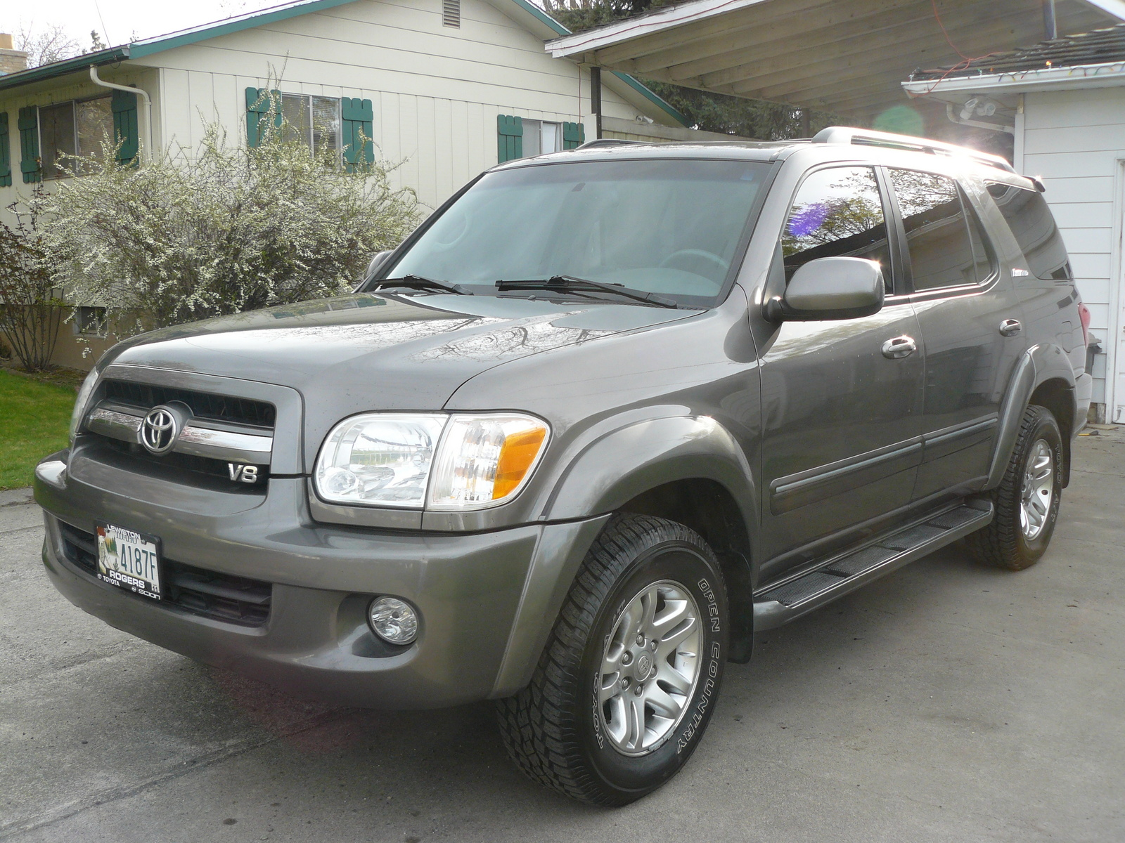 2006 Toyota Sequoia Specs, Prices, VINs & Recalls - AutoDetective