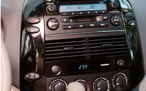 2004 Toyota Sienna Specs, Prices, VINs & Recalls - AutoDetective
