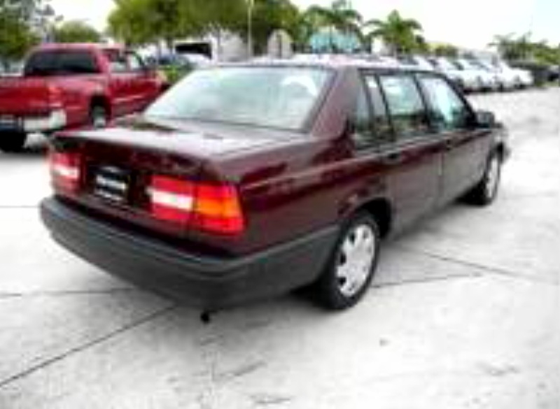 1994 Volvo 940 VINs, Configurations, MSRP & Specs - AutoDetective