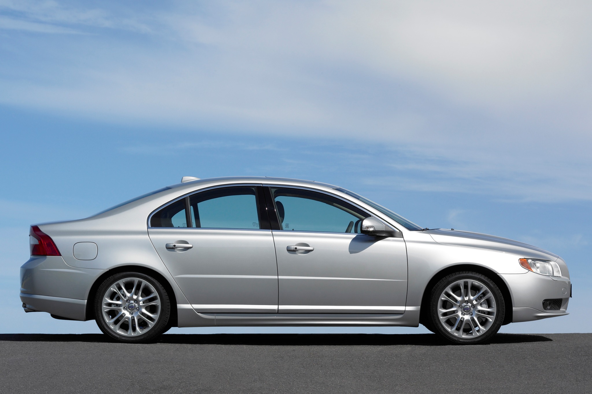 2007 Volvo S80 VINs, Configurations, MSRP & Specs - AutoDetective