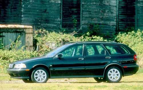2000 Volvo V40 VINs, Configurations, MSRP & Specs - AutoDetective