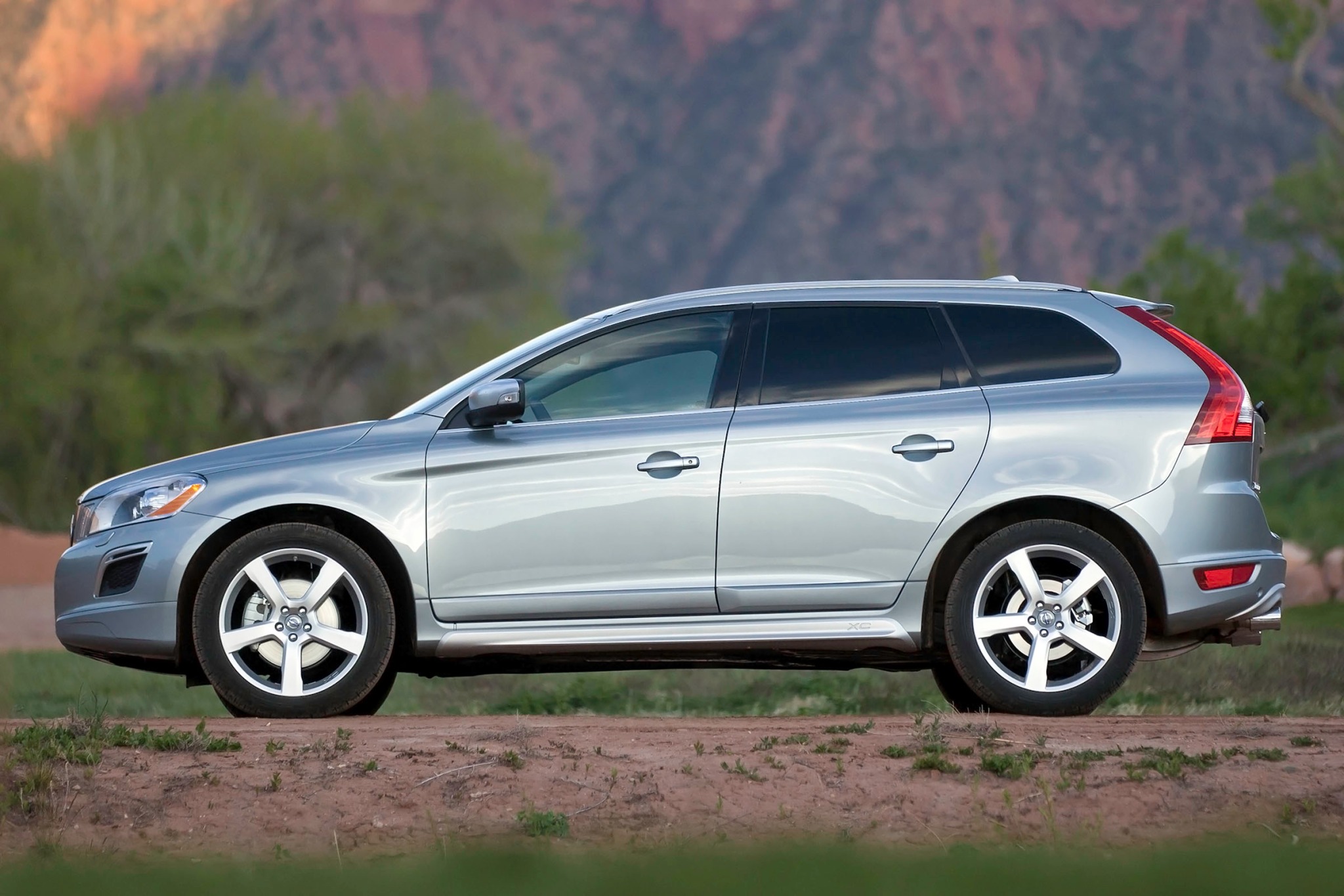 2013 Volvo XC60 VINs, Configurations, MSRP & Specs - AutoDetective