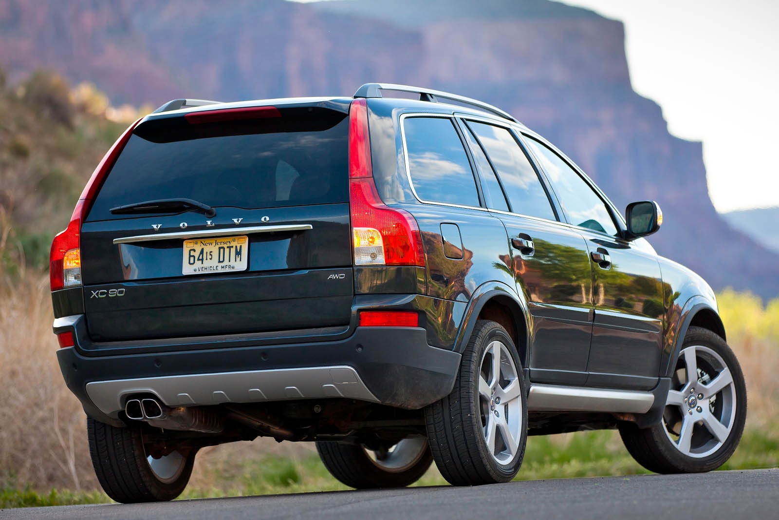 2013 Volvo XC90 VINs, Configurations, MSRP & Specs - AutoDetective